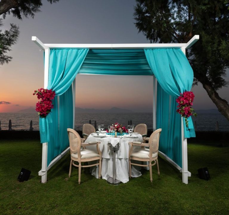 Restaurants & Bars | Neptune Luxury Resort